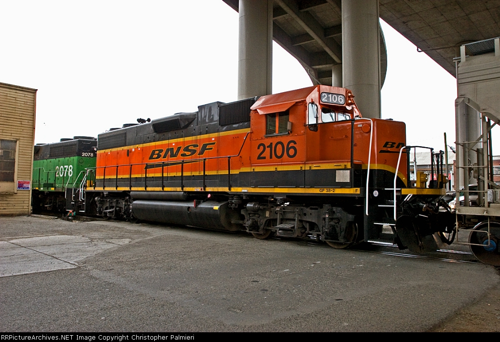 BNSF 2106